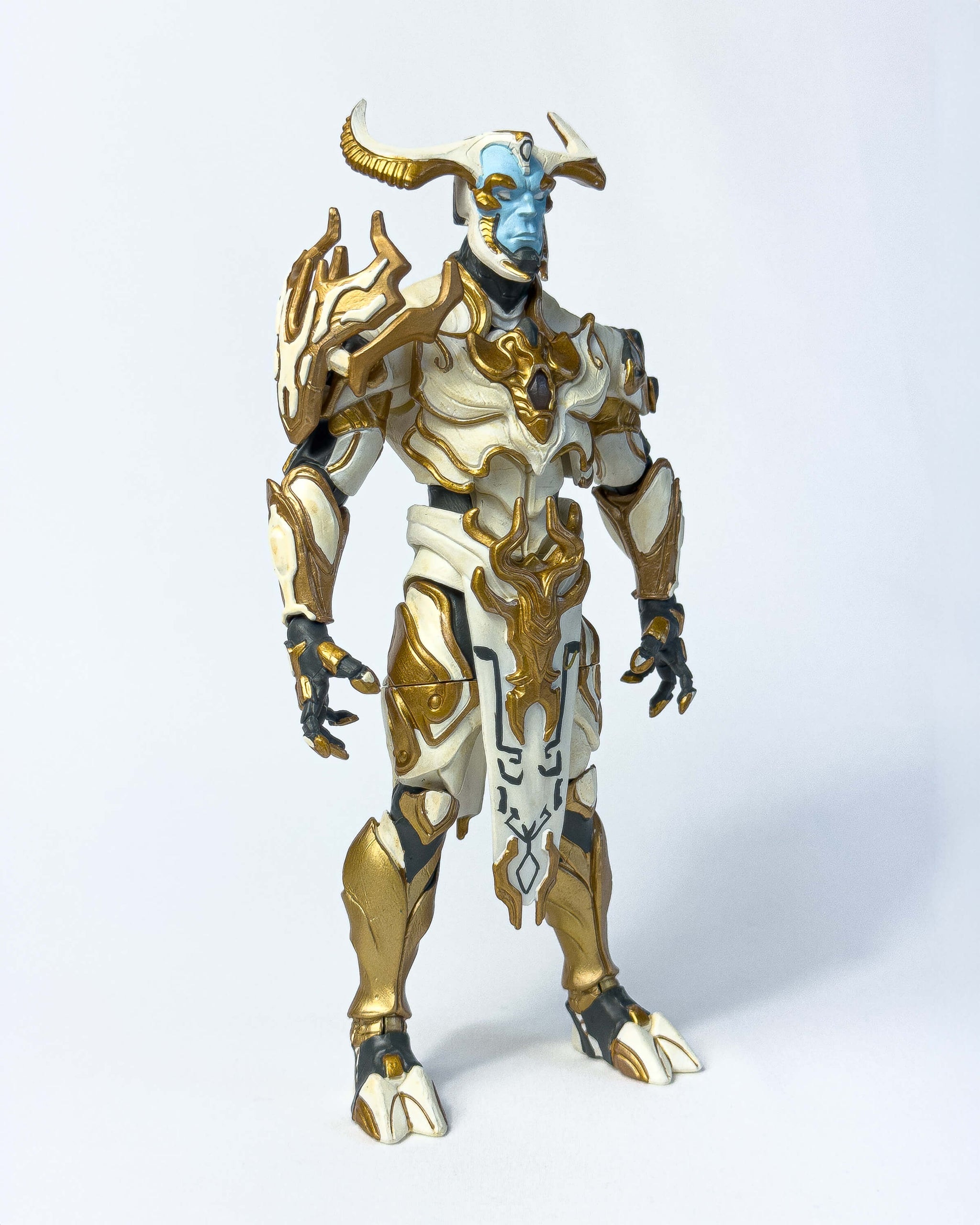 The Eternal Guard MetaTravelers Legendari Premium Action Figure