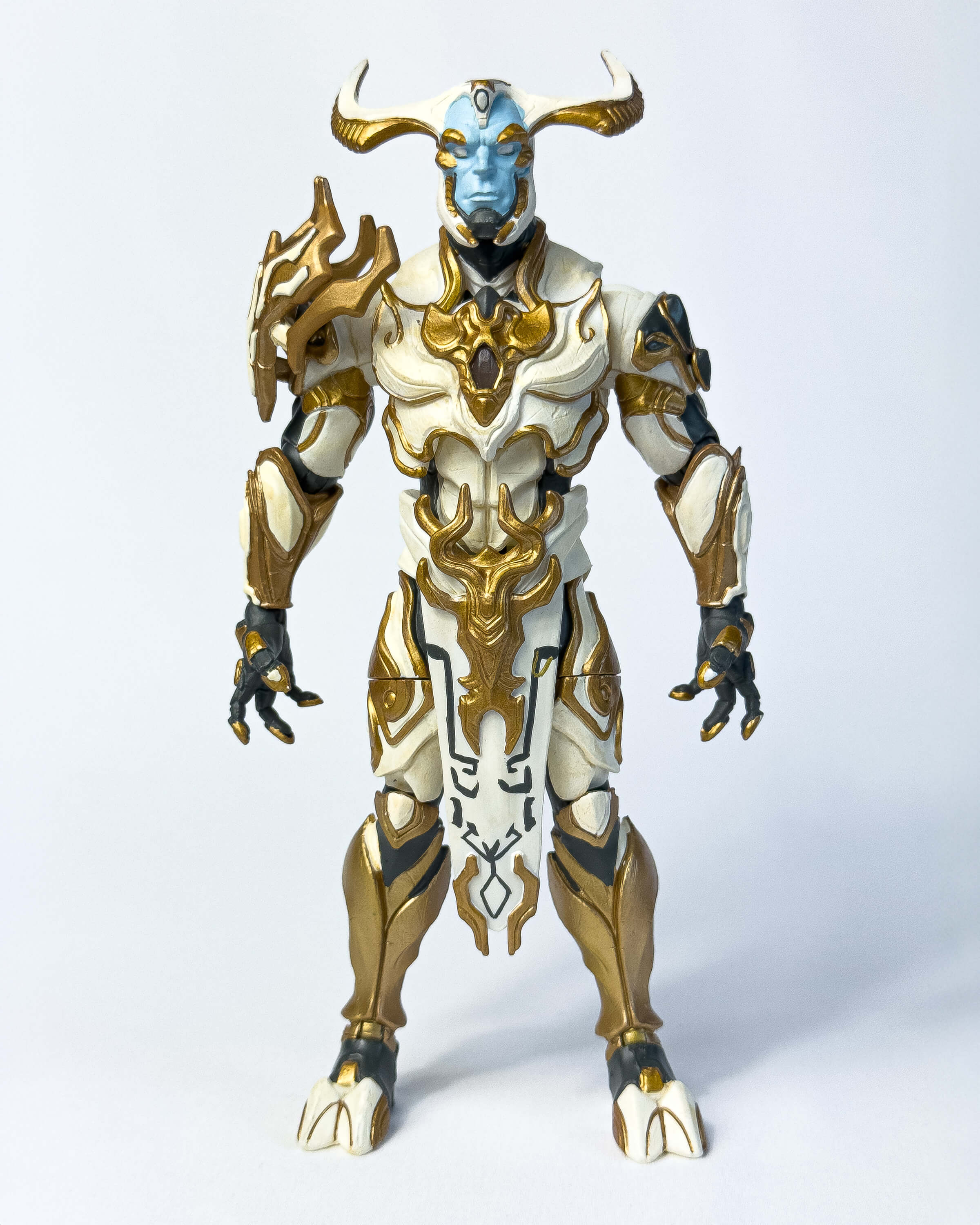 The Eternal Guard MetaTravelers Legendari Premium Action Figure